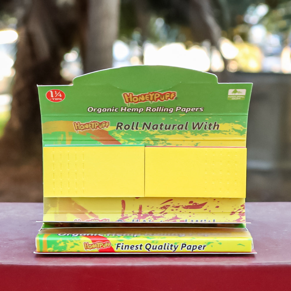 HONEYPUFF Rasta Style Rolling Papers with Rolling Tips, 1 1/4 Size Rol